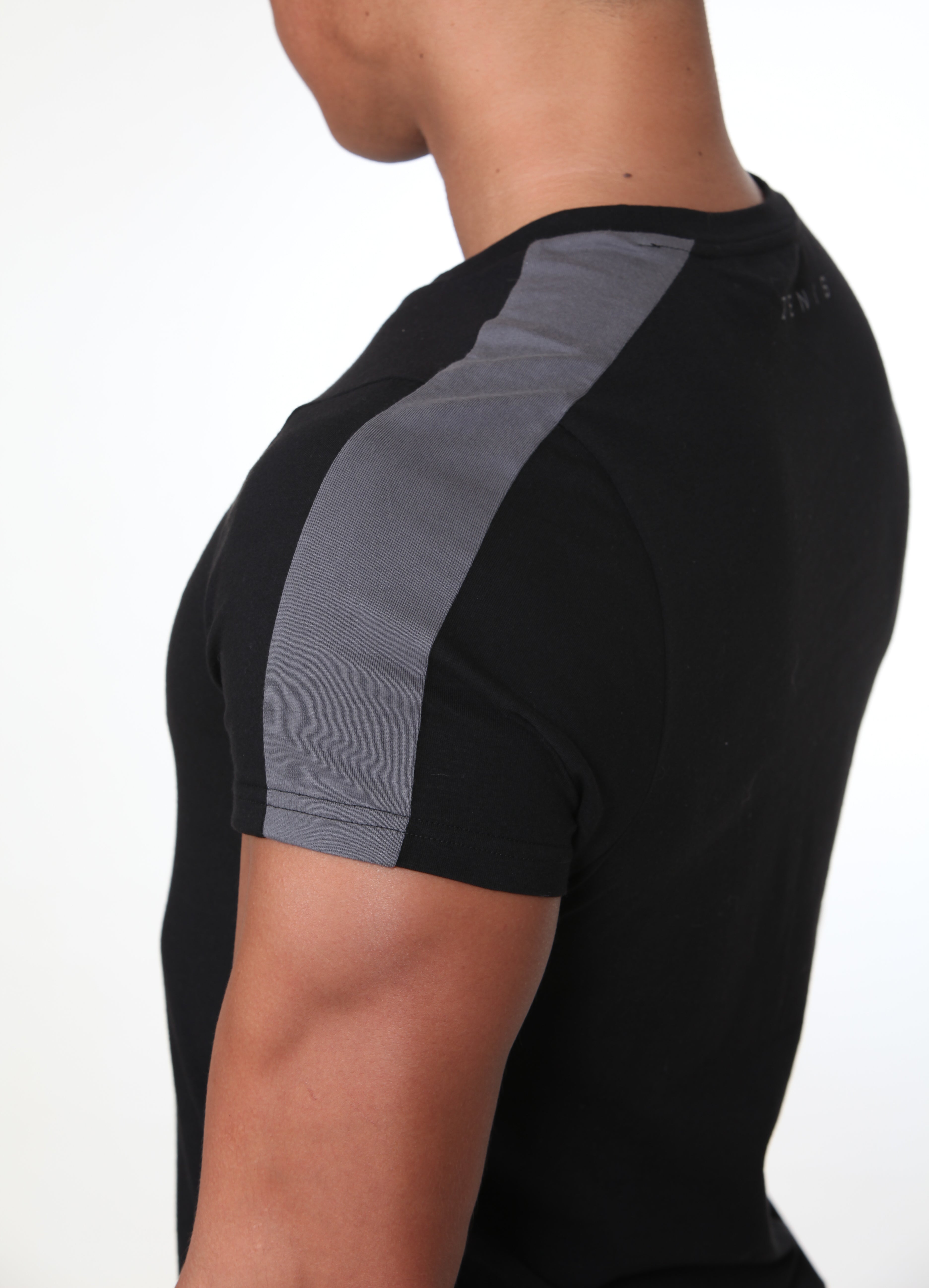 Two Tone Fit Tee – Zenis